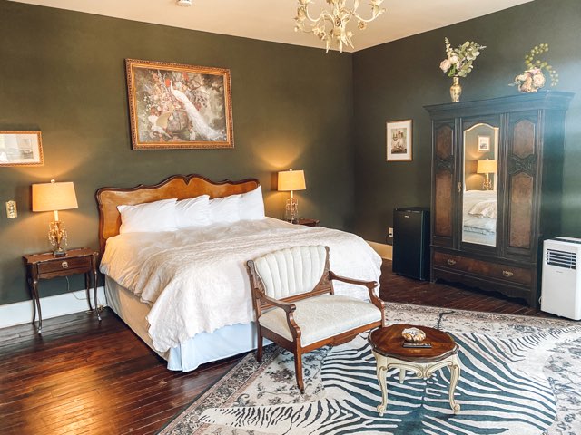 Plan a Historic Getaway - Knox Hotel